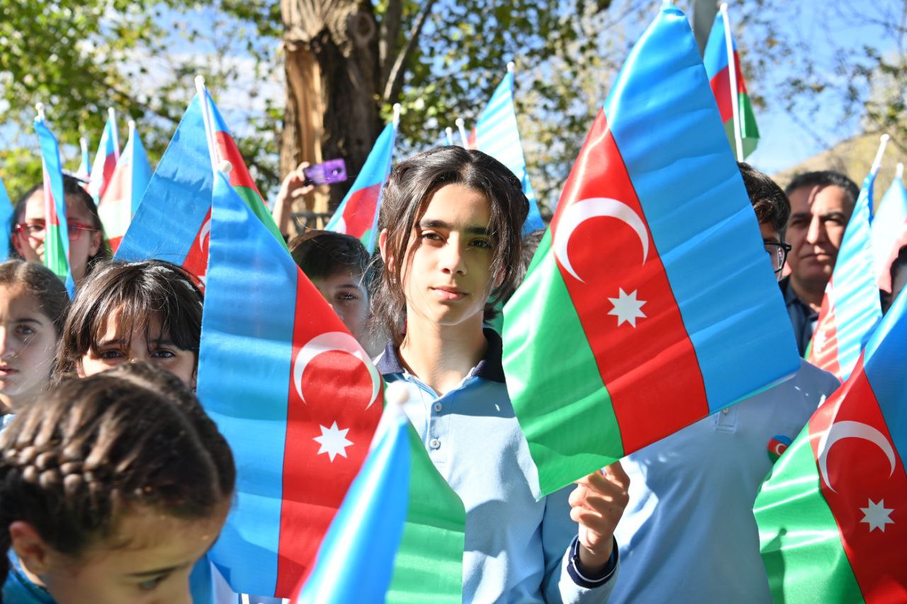Laçında "Bayraq yürüşü" |Azərbaycan Respublikası Elm və Təhsil Nazirliyi